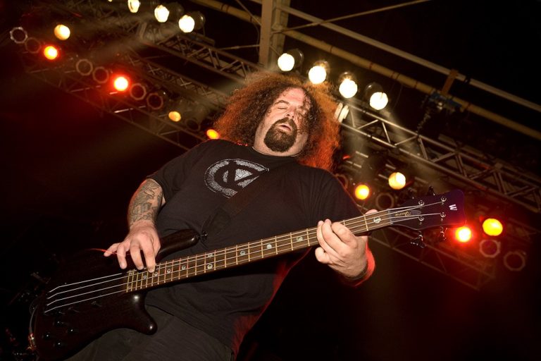 Shane Embury & Napalm Death: Der Blick aufs große Ganze | GITARRE & BASS