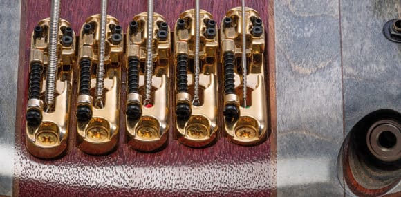 Verfeinert: Ibanez SR5CMDX-BIL im Test | GITARRE & BASS