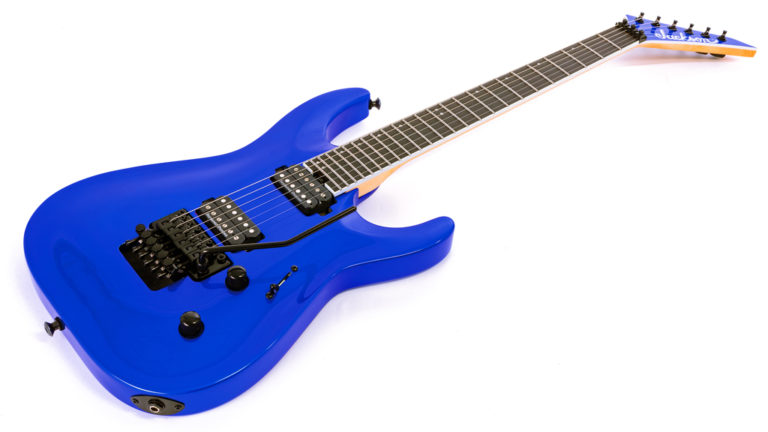 Das blaueste Blau: Jackson Pro Plus Series Dinky DKA Indigo im Test ...