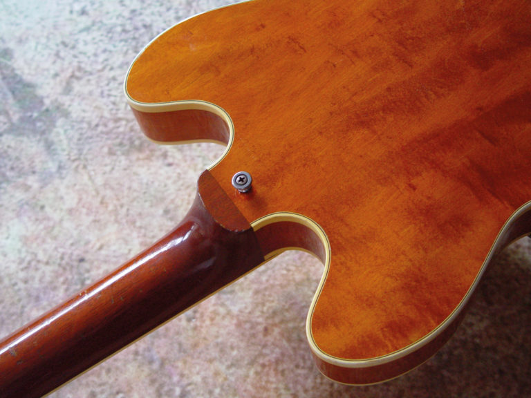 Vintage Guitar Stories: 1964 Epiphone ‚Al Caiola Custom‘ | GITARRE & BASS
