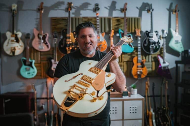 Chris Rocha: Das Auge hört mit | GITARRE & BASS