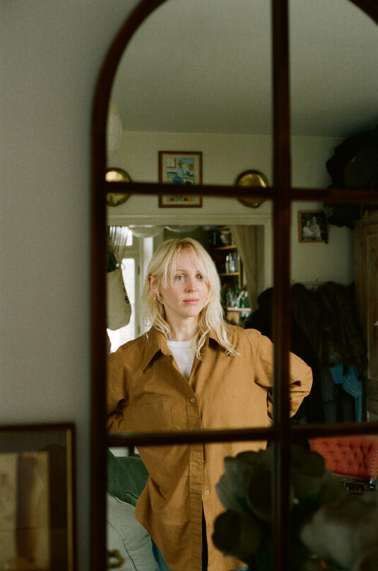 Laura Marling im Interview: Sanfter Abschied? | GITARRE & BASS