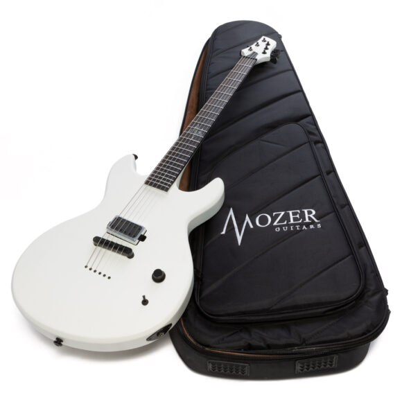 Weißer Riese: Mozer Chariot Mono im Test | Seite 2 | GITARRE & BASS