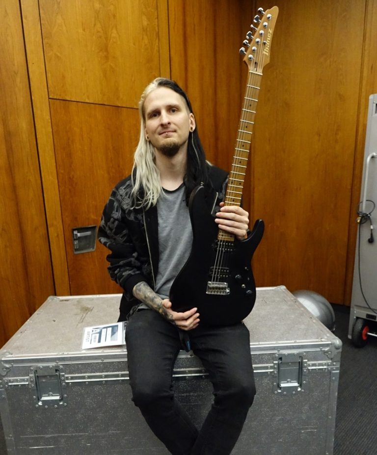 Steve Hackett: Ethno-Rocker | GITARRE & BASS