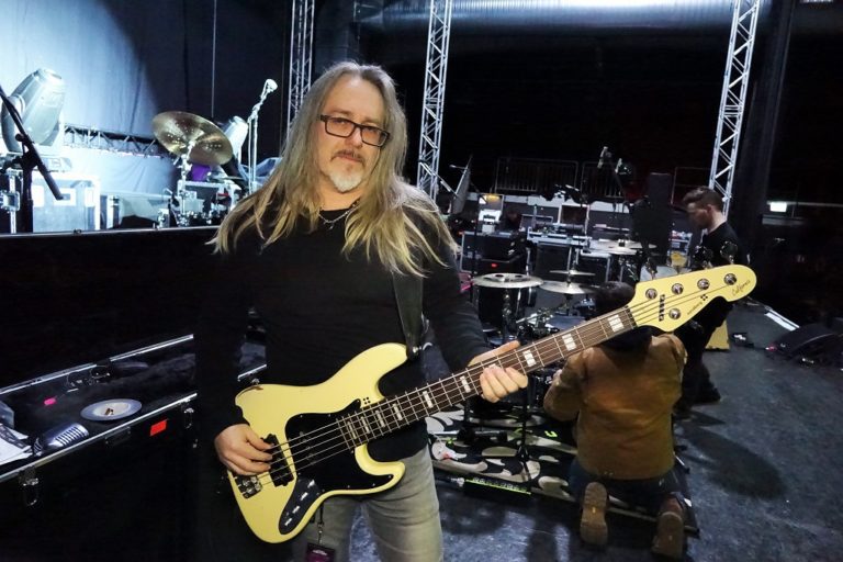 Dennis Ward & Gus G. | GITARRE & BASS