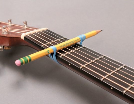 Alles über Kapodaster | GITARRE & BASS