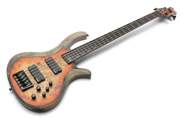 Test: Schecter Riot 5 Inferno Burst | GITARRE & BASS