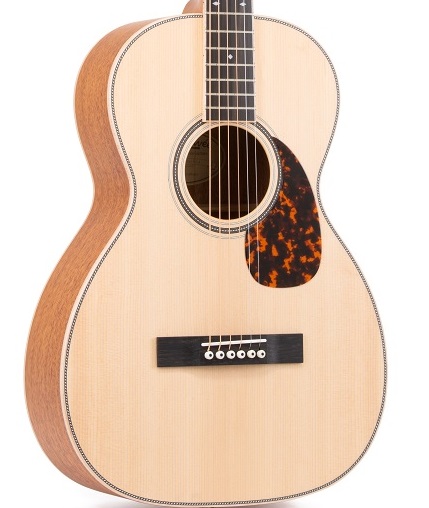 Test: Larrivée Legacy OO-40 Grand Concert Mahogany | GITARRE & BASS