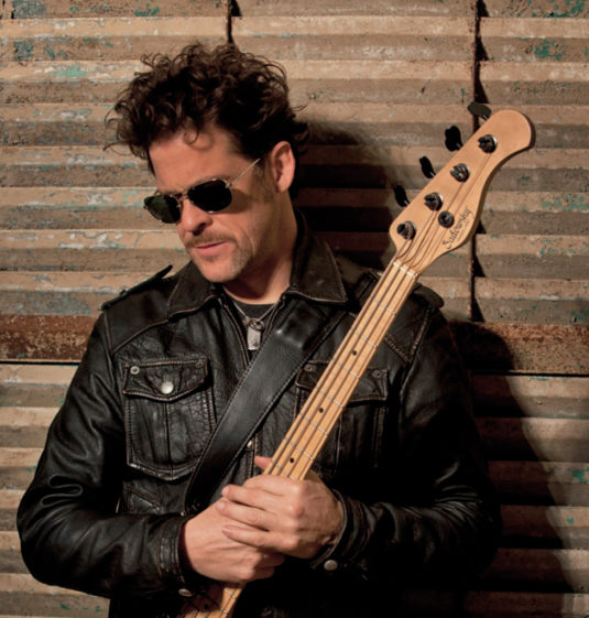 Interview: Jason Newsted über Metallicas Black Album | GITARRE & BASS