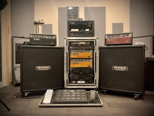 Dream Theater: John Myung & das neue Studio | GITARRE & BASS